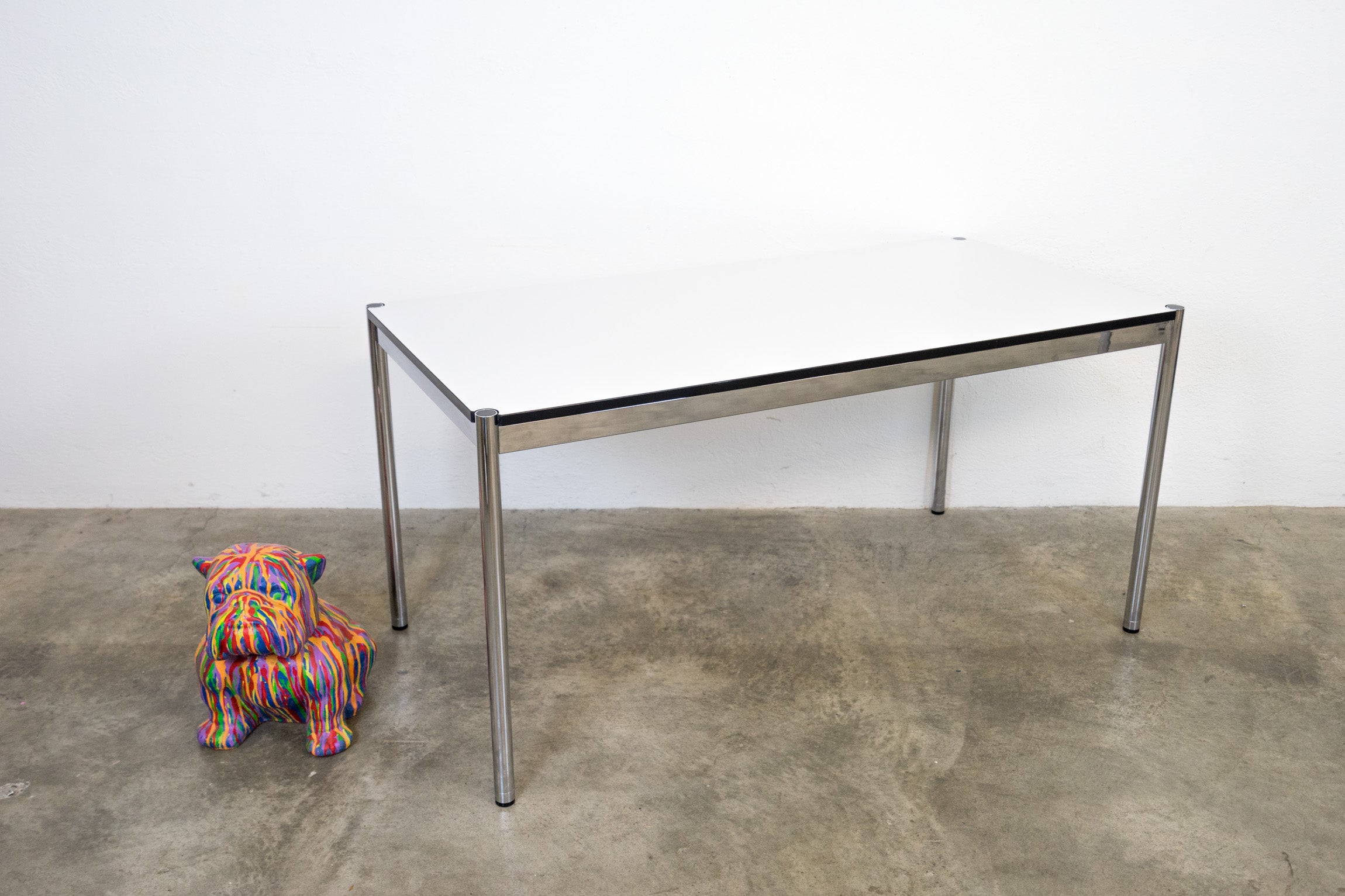 USM Haller Bürotisch 150x75 cm Perlgrau – Studio Ara